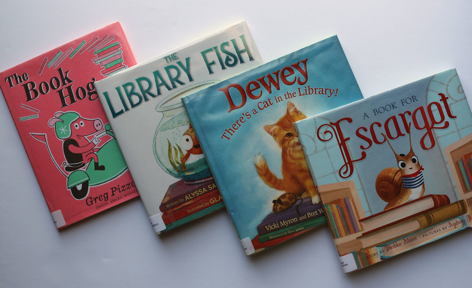 Picture Books About Animal Friends at the Library - Gretchen Louise