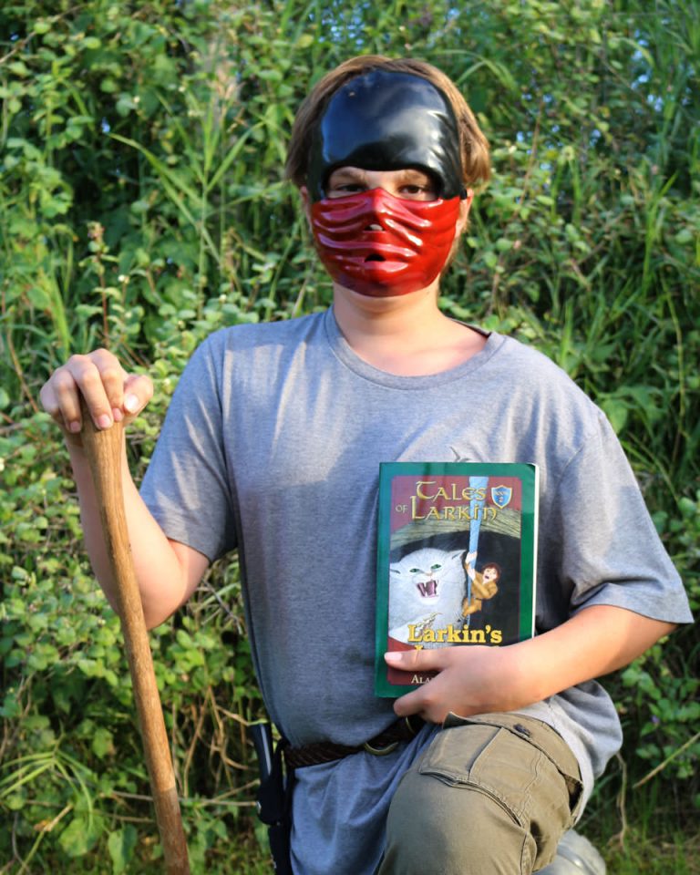 The Tales of Larkin (a review by Ruth Anne, age 10) - Gretchen Louise